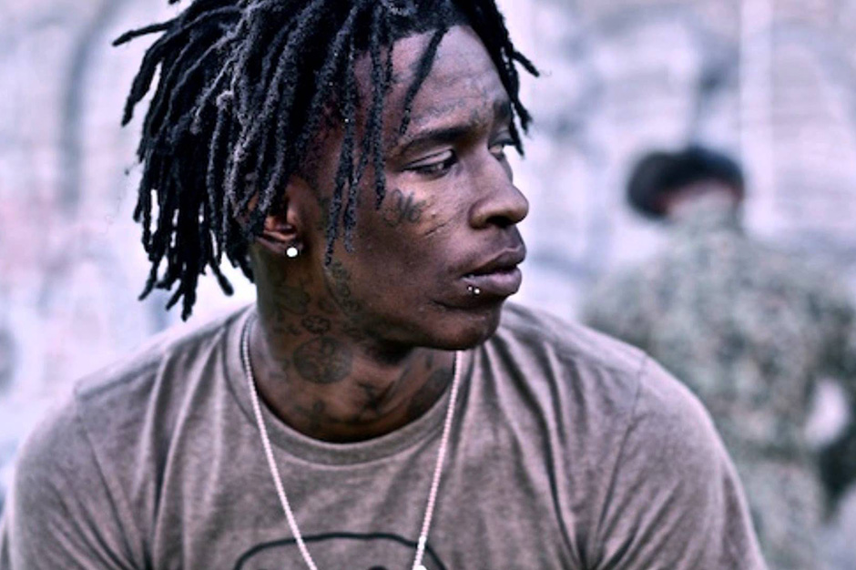 Young Thug se fume un blunt avec un billet de 100